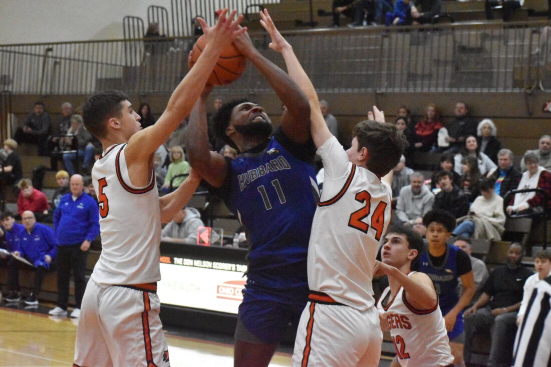 Howland pull away from Hubbard after even start | News, Sports, Jobs ...